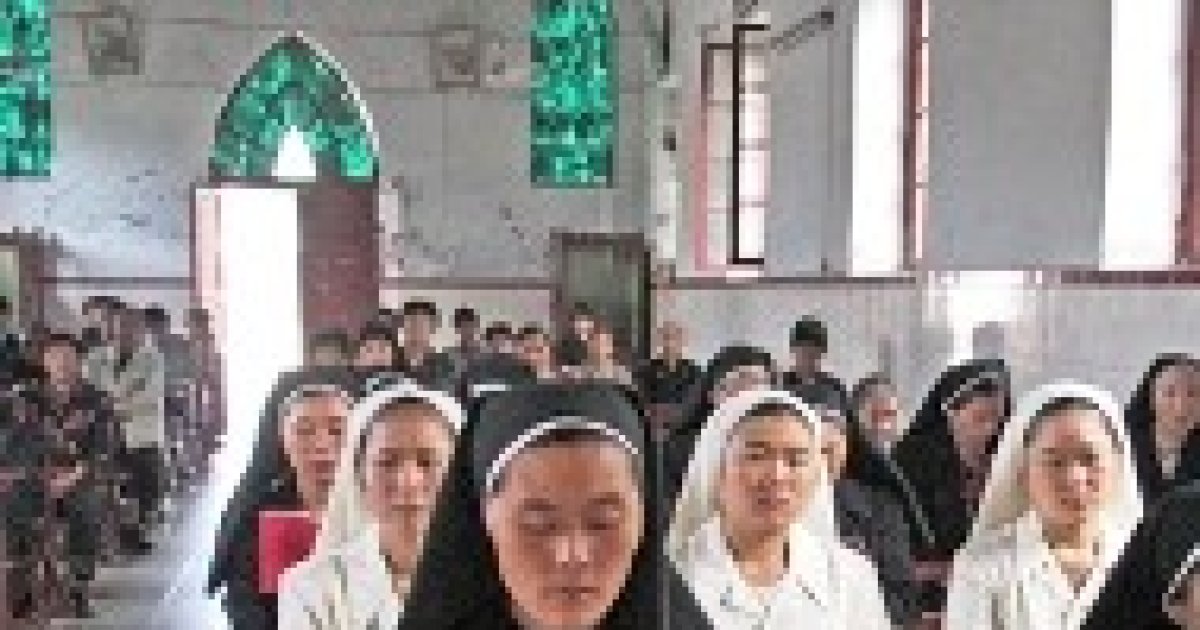 La dictadura china reprime a la Iglesia, pero deja en manos de ...