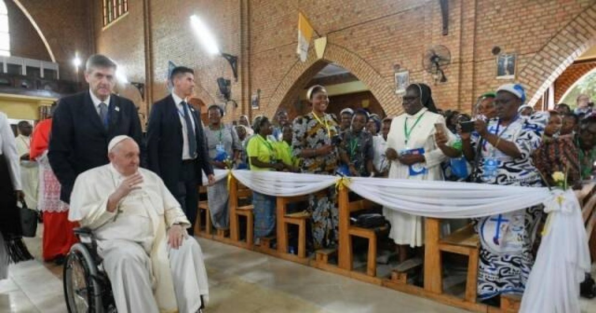 Francisco llama a los religiosos del Congo a la «disponibilidad total a ...