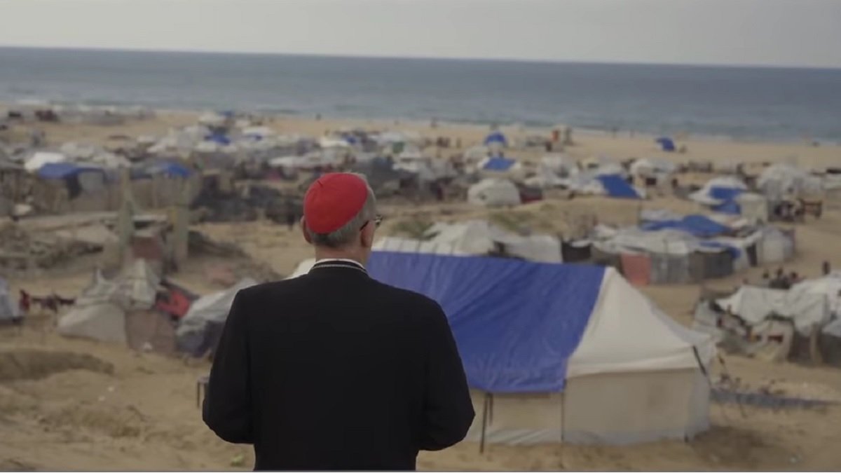 Pizzaballa visita a los cristianos de una Gaza arrasada