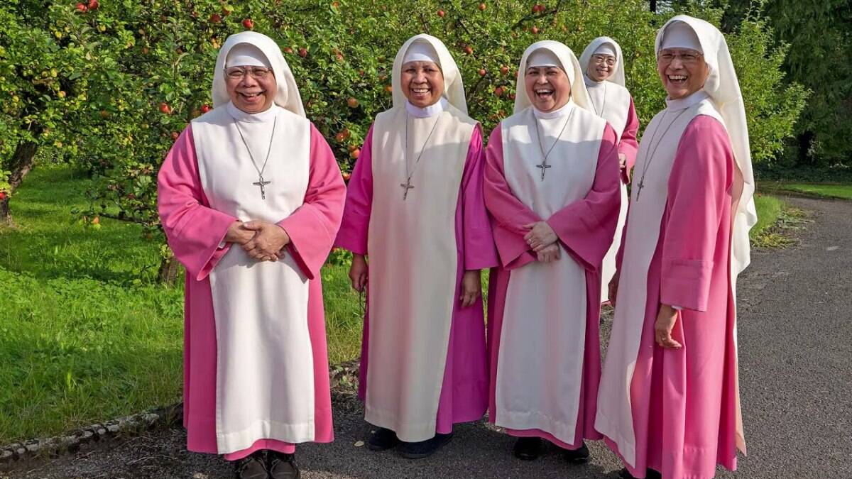 «Hermanas de rosa», las monjas que adoran sin pausa desde hace un siglo ...