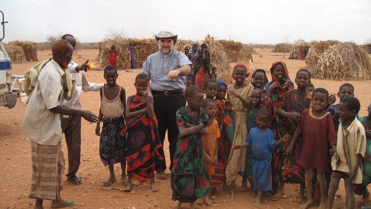 Christopher Hartley: «La Iglesia se ha dedicado mucho a lo social y ha ...