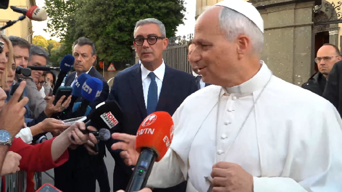 Desde Castel Gandolfo, el Papa advierte a los lefevrianos y alaba su ...